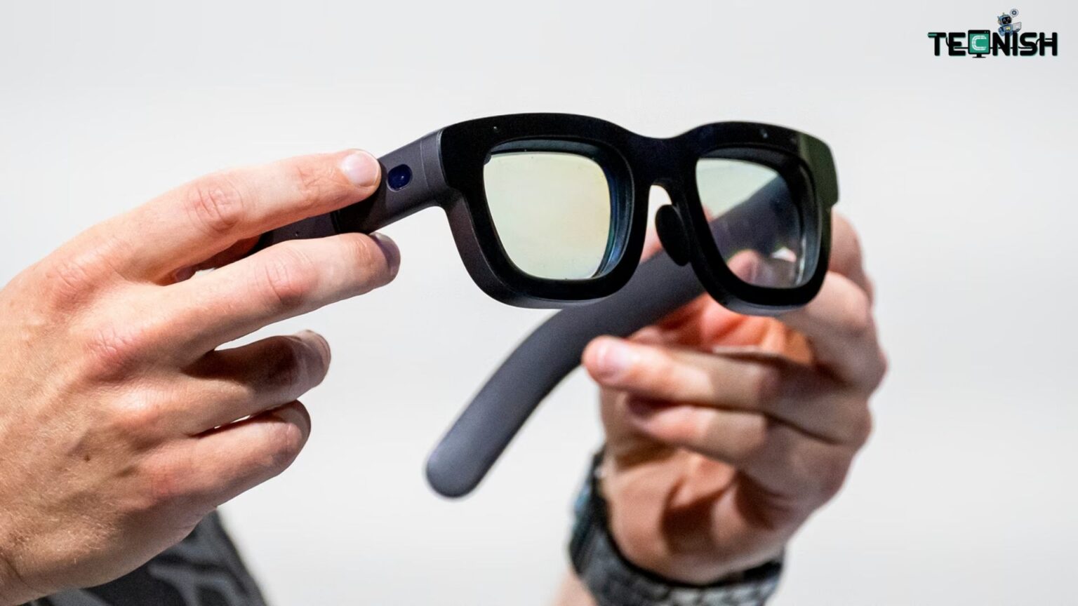 Meta Launch Smart Glasses Along with a Neural Wristband